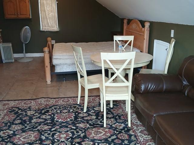 Studio Apartment Above garage