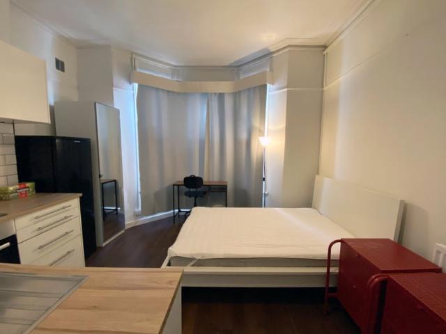 Studio Apartment *Bills Included* Near City Centre