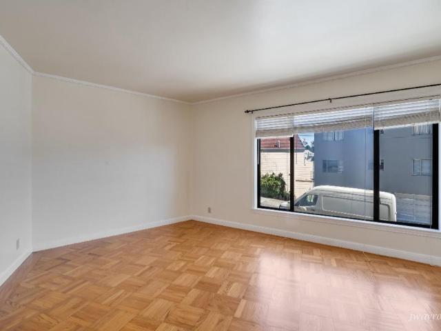 Studio Apartment for Rent at Corbett Avenue & Clayton Street, San Francisco, CA 94114 Corona Heights