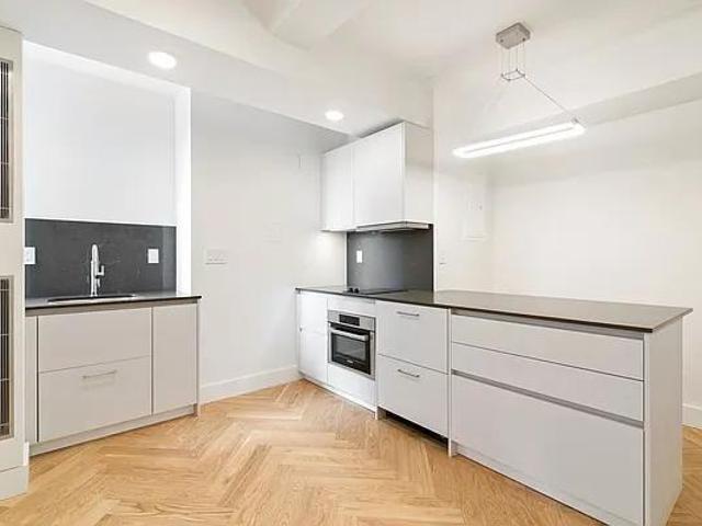 Studio Apartment for Rent at E 21st St #14N, New York, NY 10010 Gramercy Park