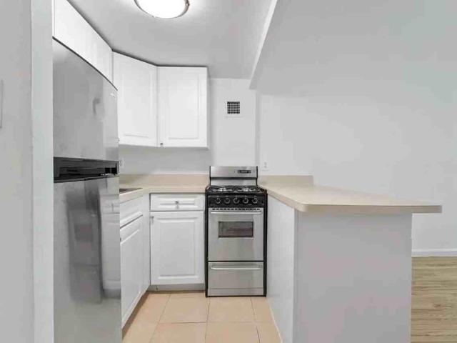 Studio Apartment for Rent at E 22nd St #GLL, New York, NY 10010 Gramercy Park