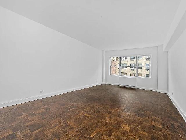Studio Apartment for Rent at E 55th St #2H, New York, NY 10022 Midtown East