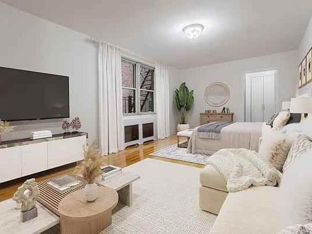 Studio Apartment for Rent at E End Ave #6L, New York, NY 10028 Upper East Side