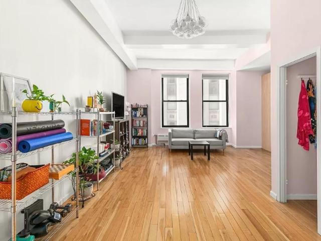 Studio Apartment for Rent at Hanover Sq #5A, New York, NY 10004 Financial District