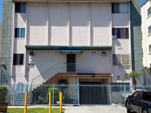 Studio Apartment for Rent at Leeward Avenue #310, Los Angeles, CA 90005 MacArthur Park