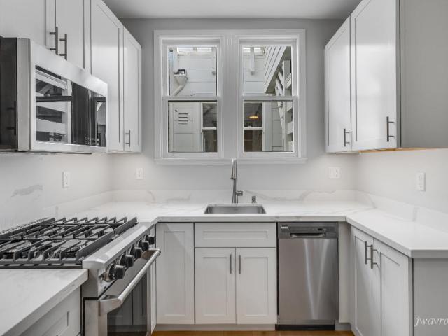 Studio Apartment for Rent at Liberty Street & Valencia Street, San Francisco, CA 94110 Mission