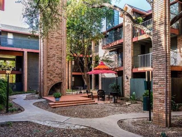 Studio Apartment for Rent at S Lamar Blvd & Del Curto Rd #103, Austin, TX 78704 Zilker