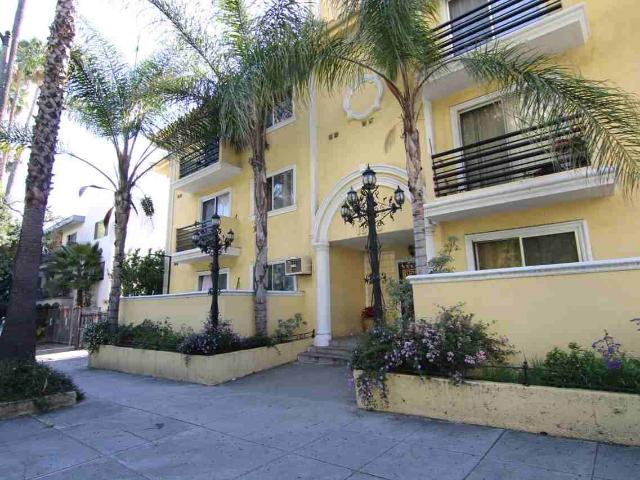 Studio Apartment for Rent at Tamarind Ave. & Franklin Ave Los Angeles, CA 90028 Hollywood United
