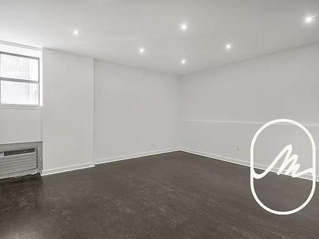 Studio Apartment for Rent at W 16th St #4D, New York, NY 10011 Flatiron District