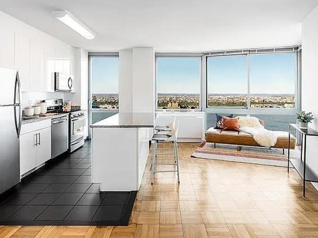 Studio Apartment for Rent at W 37th St #803, New York, NY 10018 Hell's Kitchen