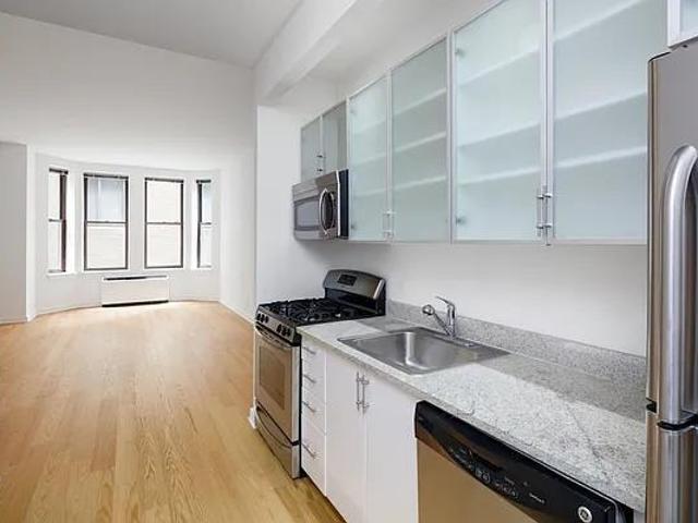 Studio Apartment for Rent at Wall St #14F, New York, NY 10005 Financial District