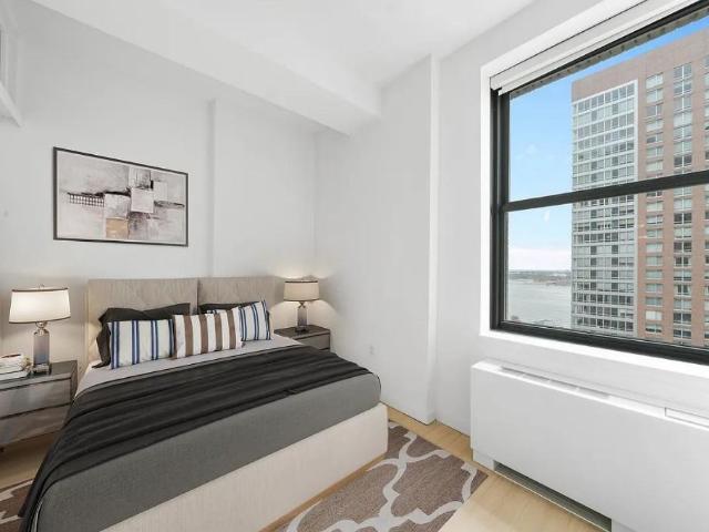 Studio Apartment for Rent at West St #2615, New York, NY 10004 Battery Park City