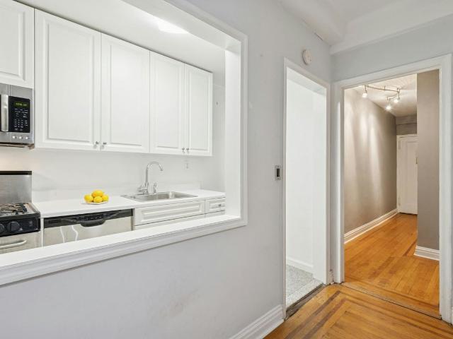 Studio Apartment for Rent at 142 E 49th St #2D, New York, NY 10017 Midtown East