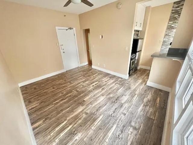 Studio Apartment for Rent at 14 Westminster Ave, Los Angeles, CA 90291 Venice