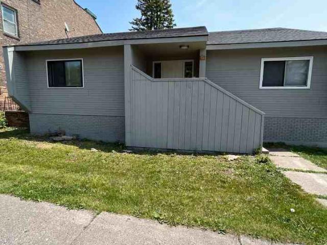 Studio Apartment for Rent at 1526 E Superior St #4, Duluth, MN 55812 East End