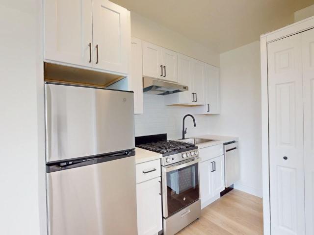 Studio Apartment for Rent at 1536 Great Hwy #35, San Francisco, CA 94122 Outer Sunset