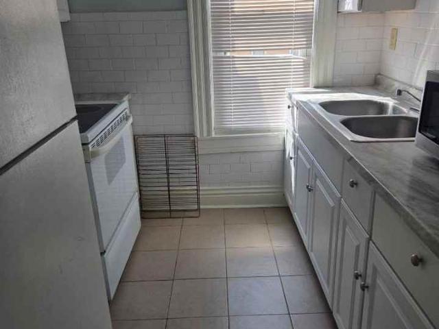 Studio Apartment for Rent at 1558 Bardstown Rd, Louisville, KY 40205 Deer Park