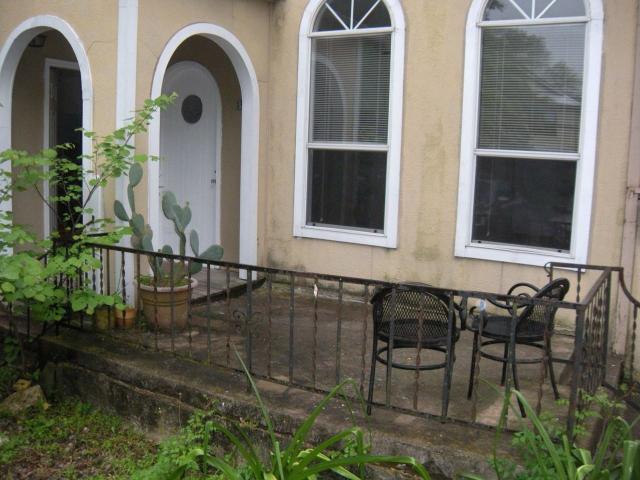 Studio Apartment for Rent at 1607 Palma Plz #B, Austin, TX 78703 Old West Austin