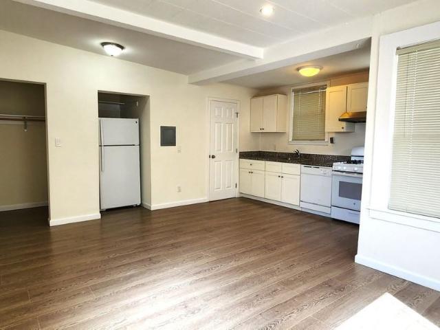 Studio Apartment for Rent at 1645 Irving St #B, San Francisco, CA 94122 Inner Sunset