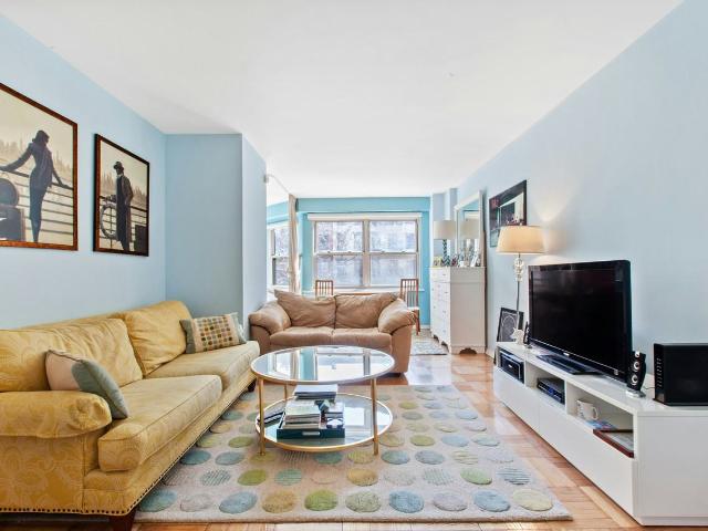 Studio Apartment for Rent at 166 E 35th St #3F, New York, NY 10016 Murray Hill