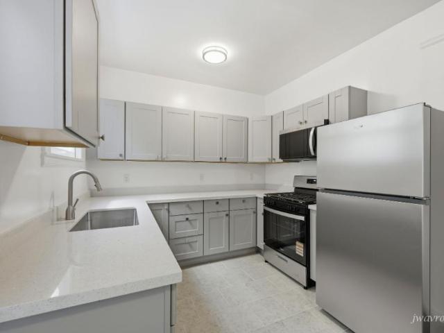 Studio Apartment for Rent at 16th Avenue & Irving Street, San Francisco, CA 94122 Inner Sunset