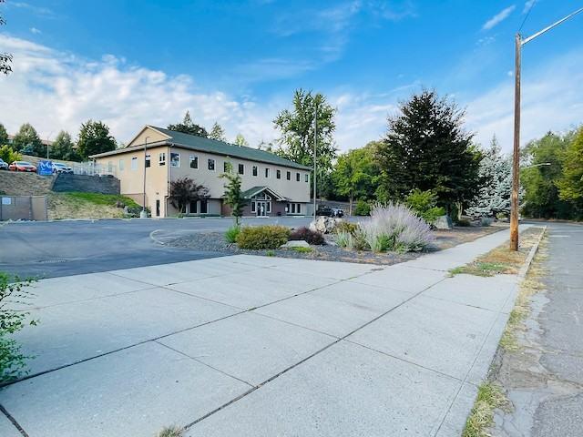 Studio Apartment for Rent at 1717 W 6th Ave #109, Spokane, WA 99204 Cliff Cannon