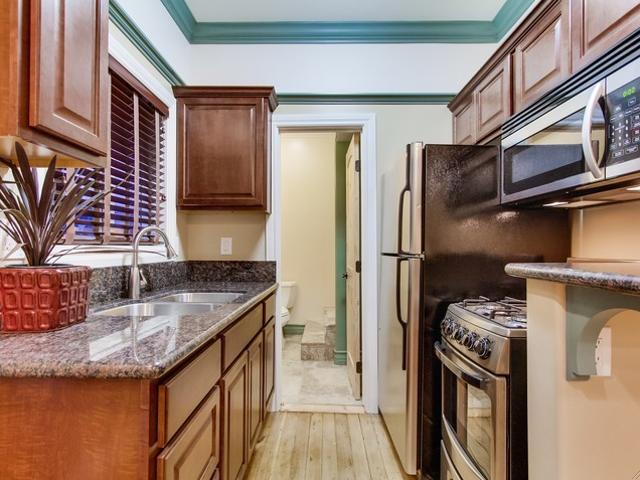 Studio Apartment for Rent at 1755 2nd Ave #6, San Diego, CA 92101 Park West