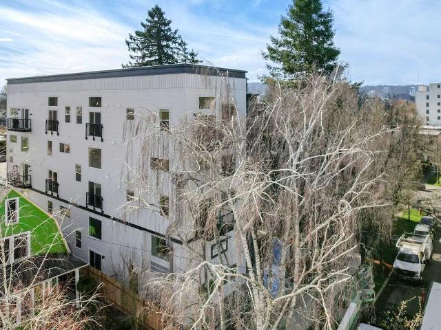 Studio Apartment for Rent at 1820 Ne Davis St #303, Portland, OR 97232 Kerns