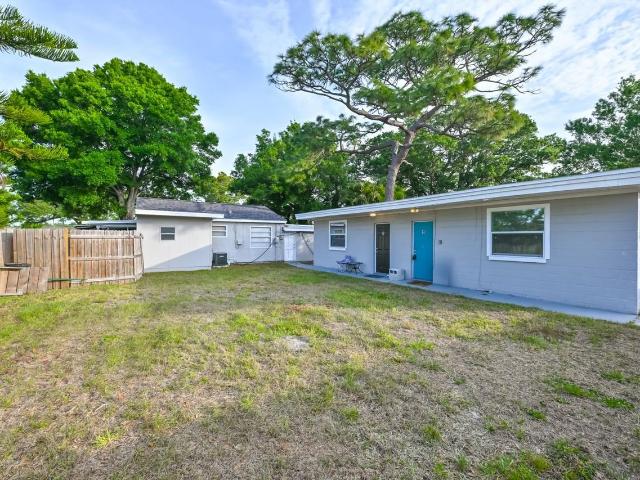 Studio Apartment for Rent at 1956 Mcmullen Rd #2, Largo, FL 33771