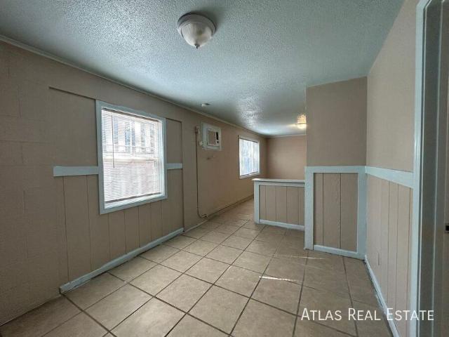 Studio Apartment for Rent at 10114 E 67th St #A, Raytown, MO 64133