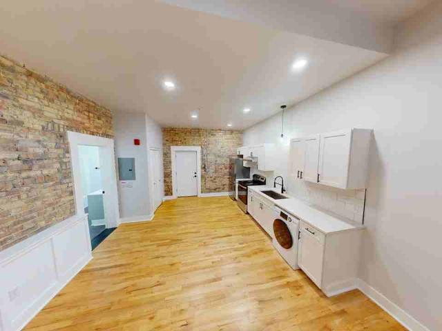 Studio Apartment for Rent at 1030 S Holmes St #201, Lansing, MI 48912 Holmes Street Area