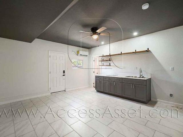Studio Apartment for Rent at 10408 Hole Avenue, Riverside, CA 92505 La Sierra