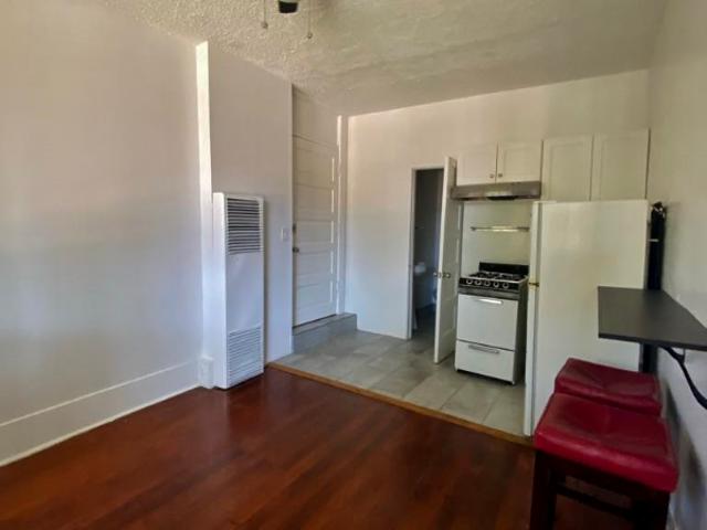 Studio Apartment for Rent at 1114 Poinsettia Dr #2, West Hollywood, CA 90046 West Hollywood