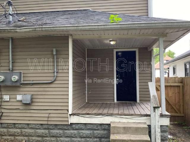 Studio Apartment for Rent at 1131 N Rural St #E, Indianapolis, IN 46201 Near Eastside