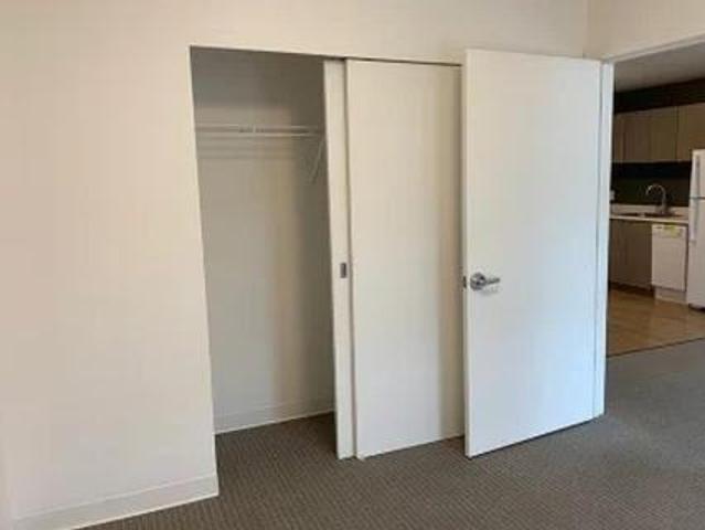 Studio Apartment for Rent at 1177 Se Stark St, Portland, OR 97214 Buckman