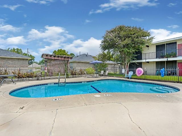 Studio Apartment for Rent at 1200 Carolyn Ct, Humble, TX 77338 Humble
