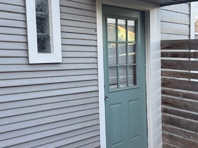 Studio Apartment for Rent at 1207 Hays St #B, San Antonio, TX 78202 Dignowity Hill