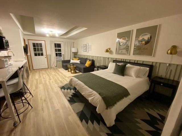 Studio Apartment for Rent at 1218 Quinalt St, Springfield, OR 97477