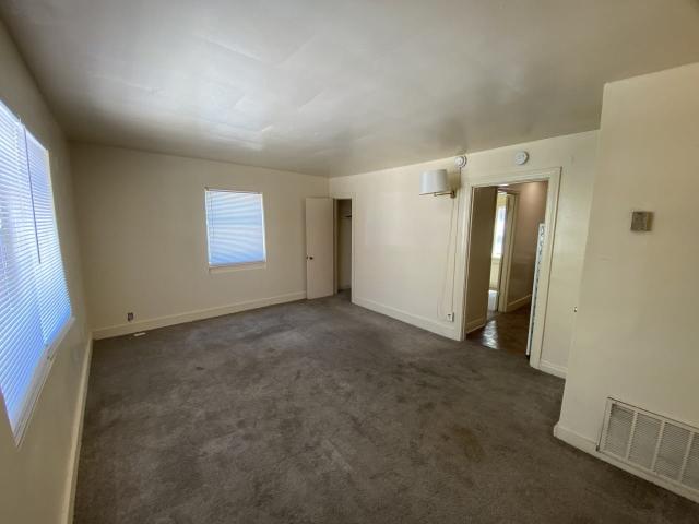 Studio Apartment for Rent at 1229 South 4th Street #9, Louisville, KY 40203 Old Louisville