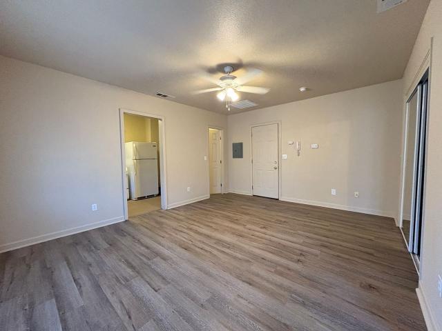 Studio Apartment for Rent at 122 W Oak St, Lodi, CA 95240