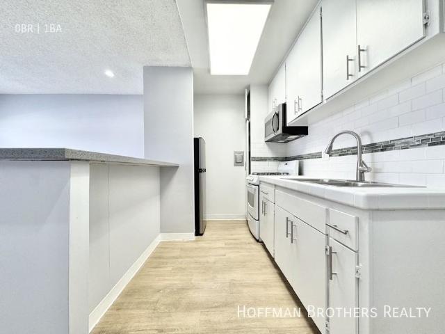 Studio Apartment for Rent at 12309 Burbank Blvd #6, Los Angeles, CA 91607 Greater Valley Glen