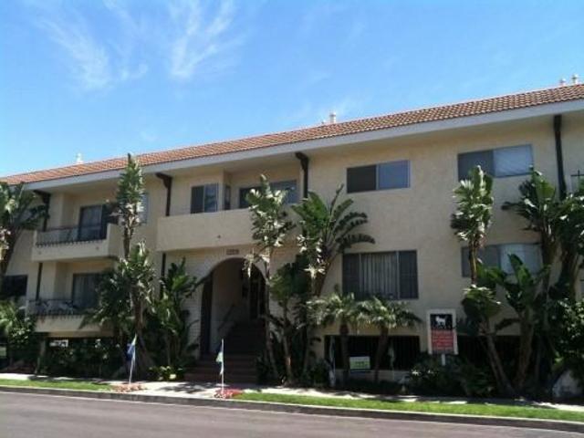 Studio Apartment for Rent at 12340 Rochester Avenue #129, Los Angeles, CA 90025 West Los Angeles