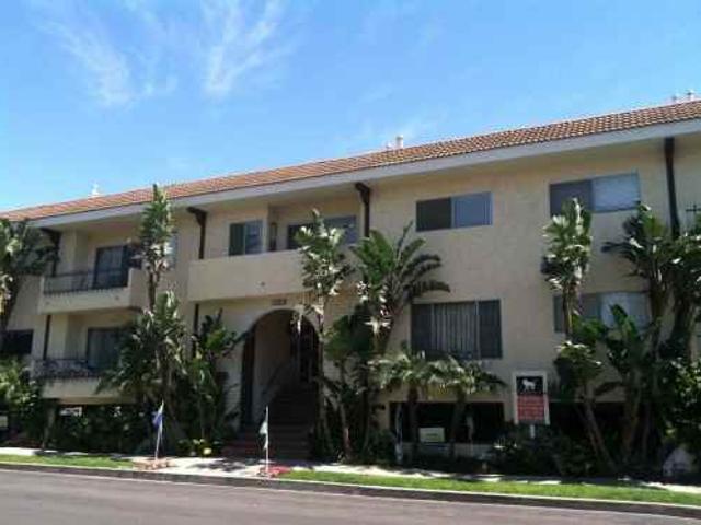 Studio Apartment for Rent at 12340 Rochester Avenue #129, Los Angeles, CA 90025 West Los Angeles