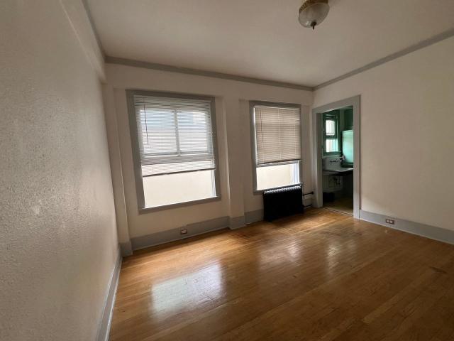 Studio Apartment for Rent at 1305 Ne 45th St #A, Seattle, WA 98105 University District