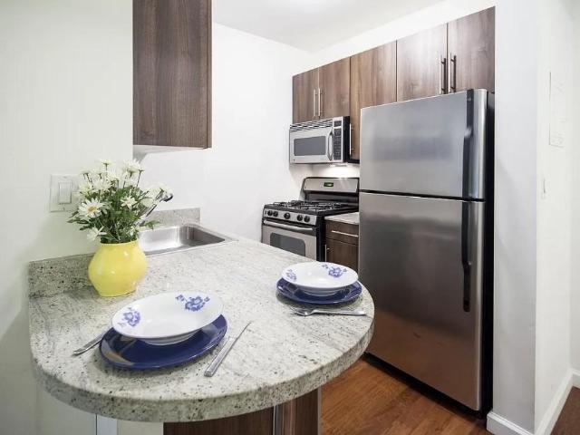Studio Apartment for Rent at 1 Wall Street Ct #1206, New York, NY 10005 Financial District
