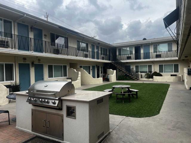 Studio Apartment for Rent at 2613 W Olive Ave, Burbank, CA 91505 McNeil