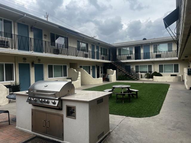 Studio Apartment for Rent at 2613 W Olive Ave, Burbank, CA 91505 McNeil