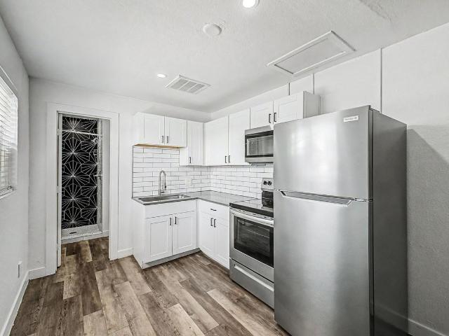 Studio Apartment for Rent at 2706 W Missouri Ave #01, Phoenix, AZ 85017 Maryvale Park