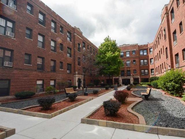 Studio Apartment for Rent at 2910 N Mildred Ave #2Y, Chicago, IL 60657 Lakeview