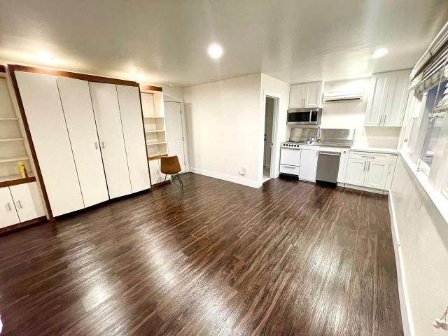 Studio Apartment for Rent at 203 S Melrose St, Anaheim, CA 92805 The Colony